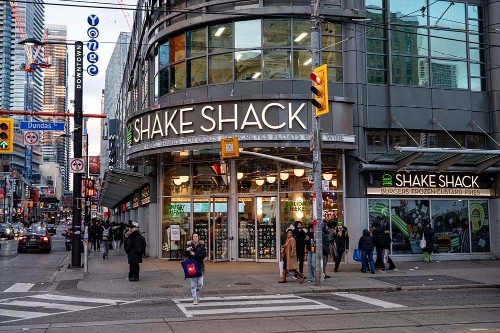 Shake Shack Shares Steady as CFO Exits, Underscoring Sector’s Macro ...