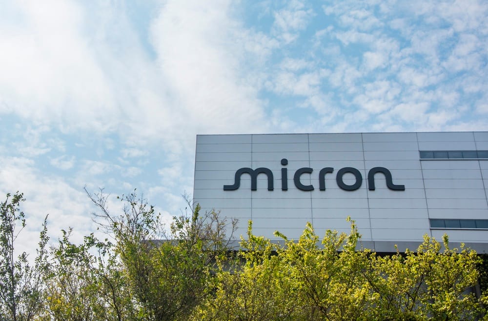 Intel Loses Server CPU Share to AMD and Arm: How Bad Is It?